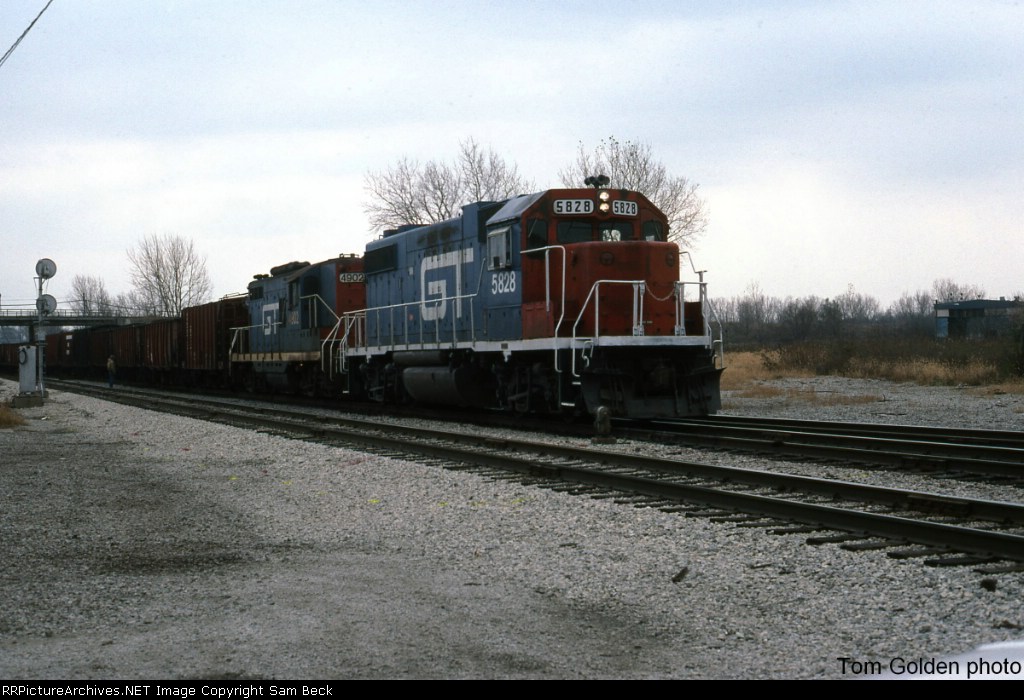 GTW 5828 and 4902
